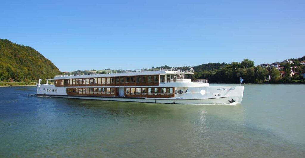 Passau: BAREFOOT Lock Tour | The Abroad Guide