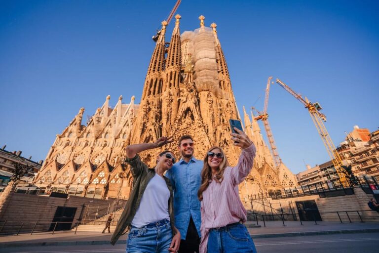Sagrada Familia With Official Guide & Fast-Track Entry | The Abroad Guide