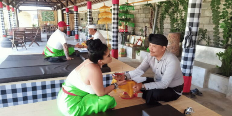 Bali: Ubud Palm of Hand Reading With Balinese Method | The Abroad Guide