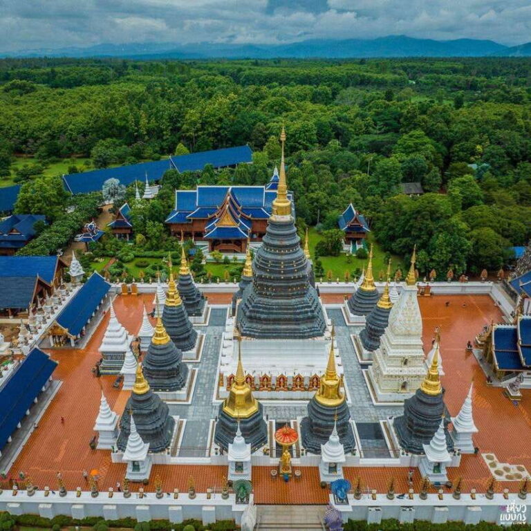 Chiang Mai: Dantewada ,Wat Ban Den Temple & Cafe Elephant | The Abroad ...