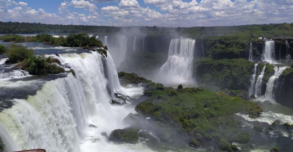 Iguazu Falls Guided:Tour Explore Brazil & Argentina in 1 Day | The ...