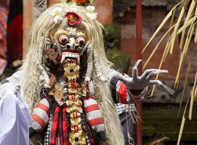 Ubud: Barong Dance and Keris Cultural Dance Show Tickets | The Abroad Guide