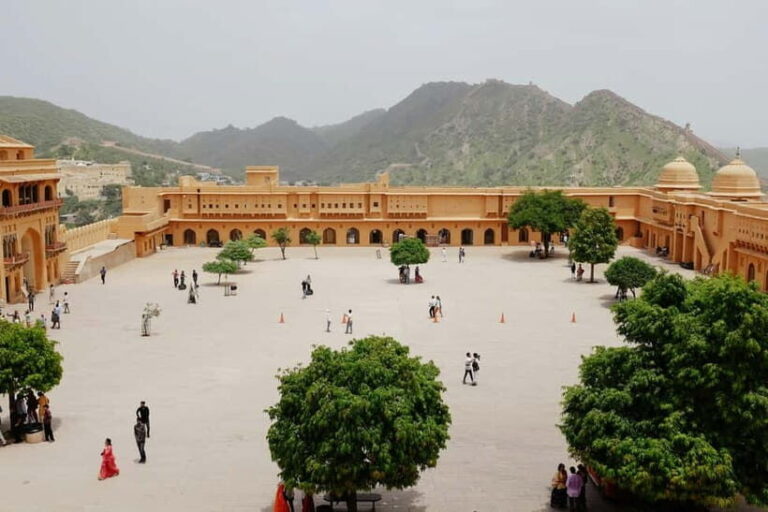 Jaipur: Amber Fort Guided Walking Tour | The Abroad Guide