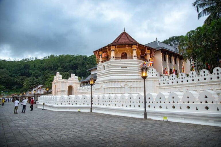 Sri Lanka Private 2-day Tour:Train Trip, Kandy, Nuwara Eliya | The ...